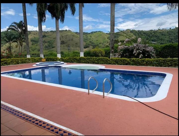 Hermosa Finca En La Virginia Apia - Belen de Umbria