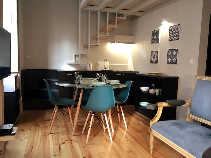 Prime Location 2 Or 3 Guests Facing Clérigos Tower - Matosinhos
