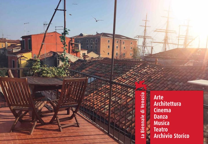 Stylish Biennale Apt. 2 Huge Balconies Open Views! - Venecia