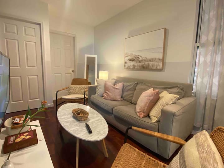 Serene 2br, Block From Beach, Surf And Skate Park - Queens, NY