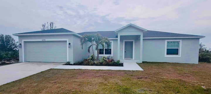 Beautiful Home In Englewood Fl - リトル・ガスパリーラ島, FL