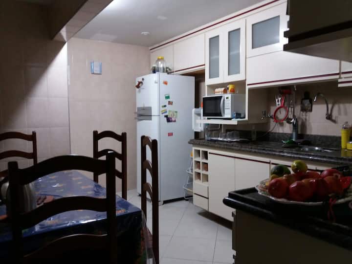 Quarto Acolhedor No Coração De Jardim Da Penha - Vitoria