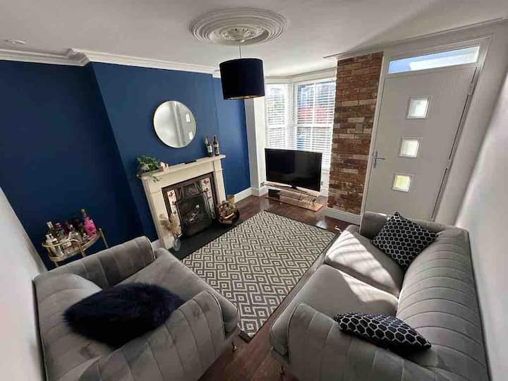Beautiful 2-bedroom Terrace, Centrally-located - Norwich