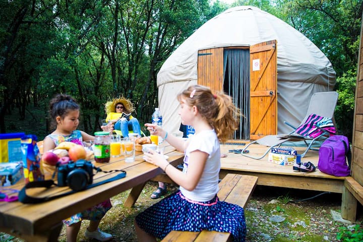 Yourte Kirghize ( 2 Adultes Et 2 Enfants ) - Vallon-Pont-d'Arc