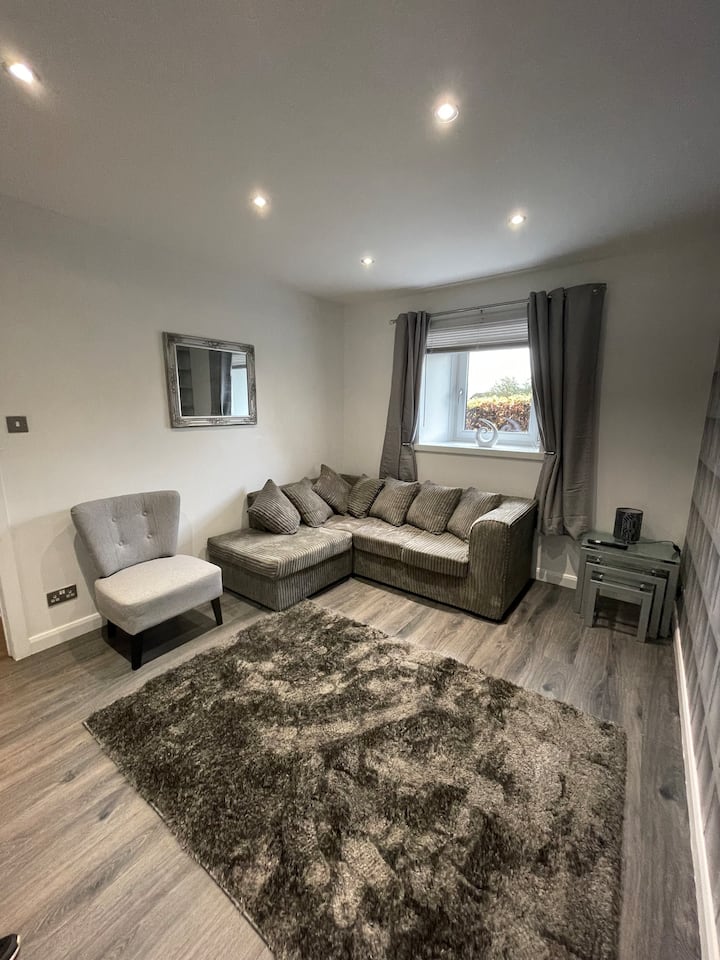 Lovely City Home (Free Parking) (15mins To Centre) - Edinburgh