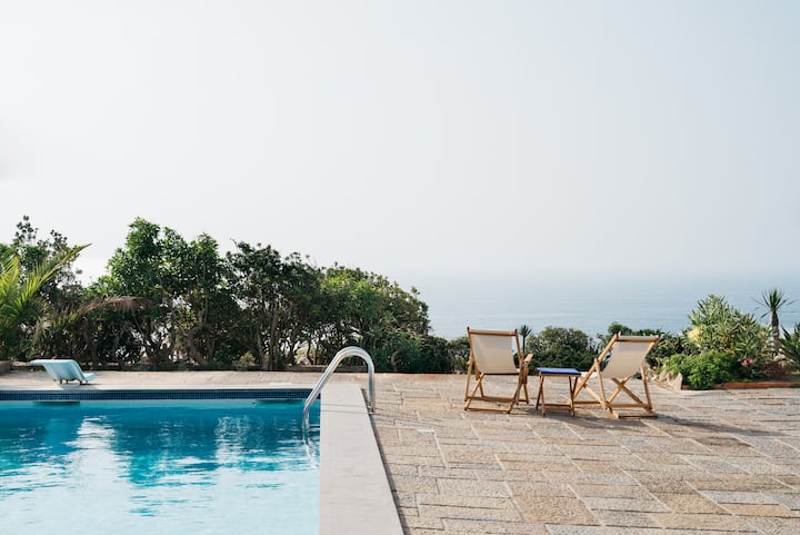 Outpost · Sea View Apartment · Direct Pool Access - Colares