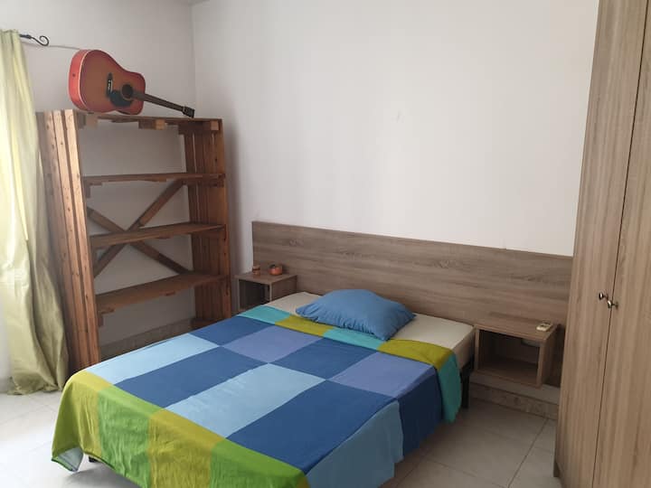 Private Room With Ac In A Shared Flat- St.julian's - Malta