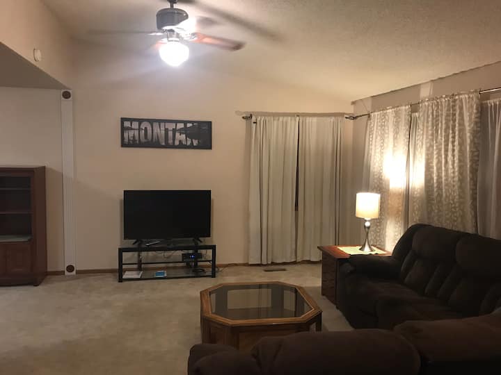 B2 - Getaway On Bench - 2 Bdr. - Billings, MT