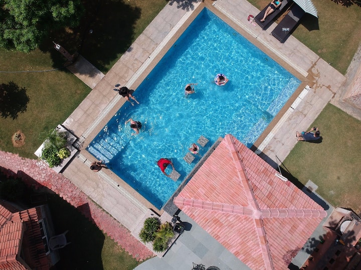 Simbliss Farmhouse With Pool Near Delhi & Gurgaon - Manesar