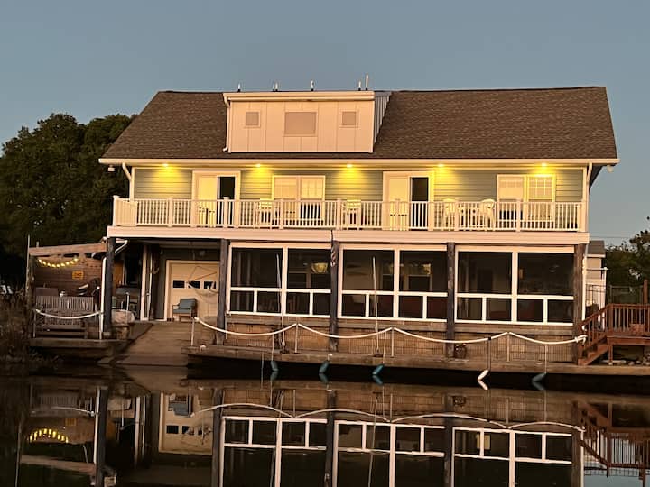 New!  Beautiful Home On Canal. - 버지니아비치