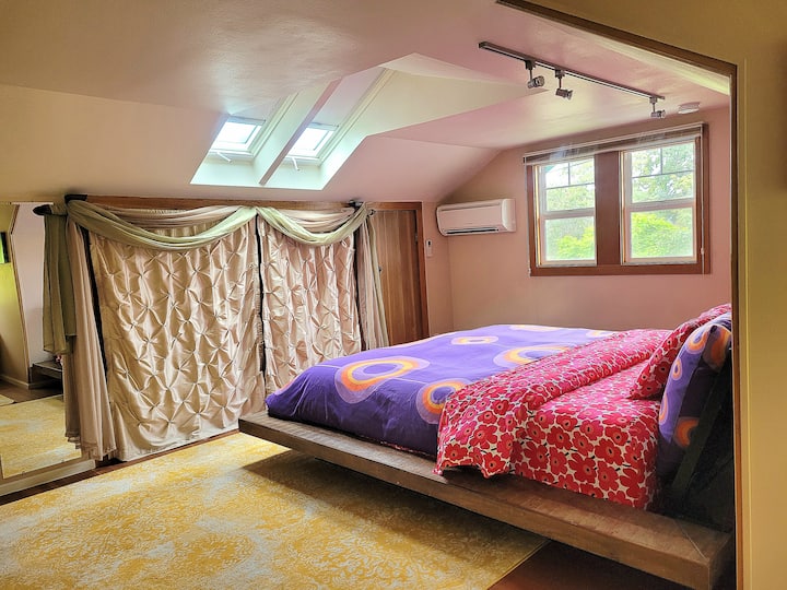 Campus Craftsman: 2 Blocks From U Of O - Eugene, OR
