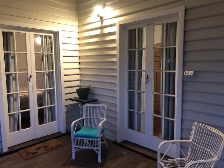 Cute, Cosy And Comfortable, “Cunningham Cottage”. - ジェラルトン