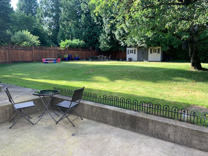 Bright Private 2 Bedrooms - Port Moody