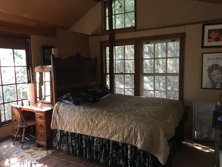 Honeymoon Cottage - Oneonta, AL