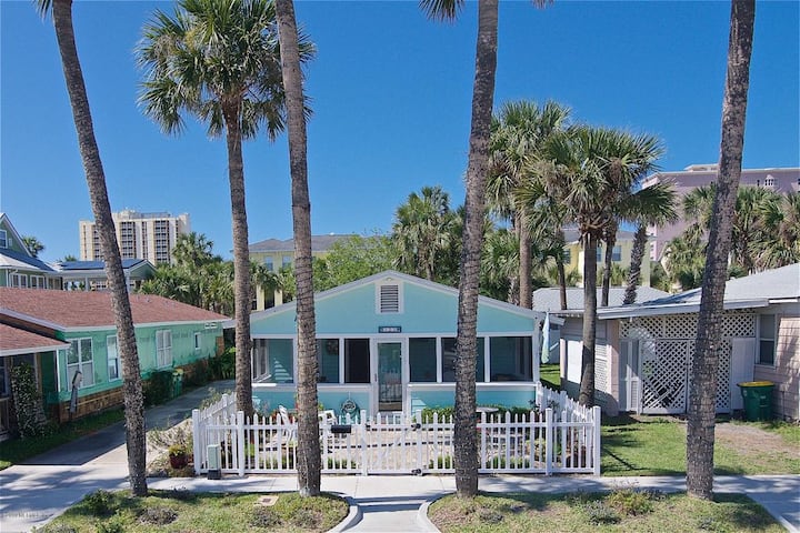 Beachy Cottage By The Sea - Ponte Vedra Beach, FL