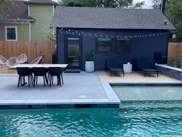 The Black House - Poolside Getaway In Fairmount - Sundance Square - Fort Worth