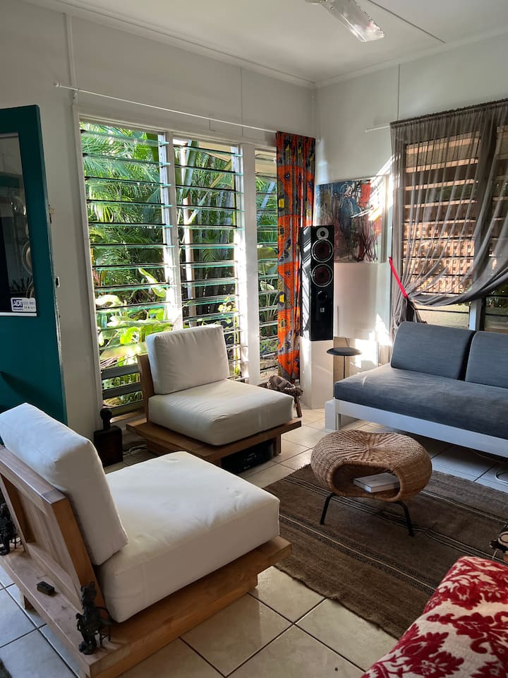'The Yellow House' - Original Inner City House - Darwin