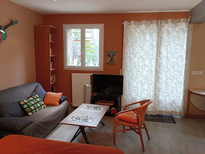 Studio Et Jardin Indépendant Rdc Maison De Village - ibis Perpignan Nord