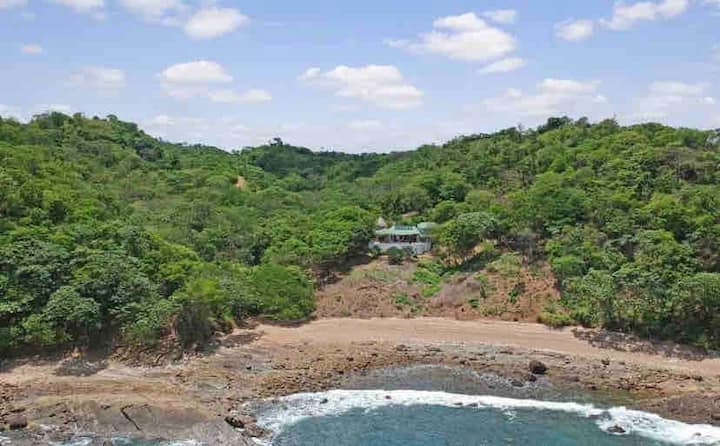 Artist Offgrid Roundhouse@bay - San Juan del Sur