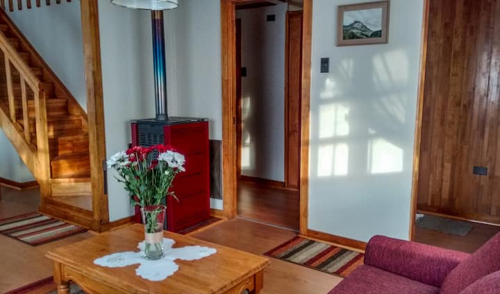 Habitación Privada En Casa Colonial Remodelada - Coyhaique