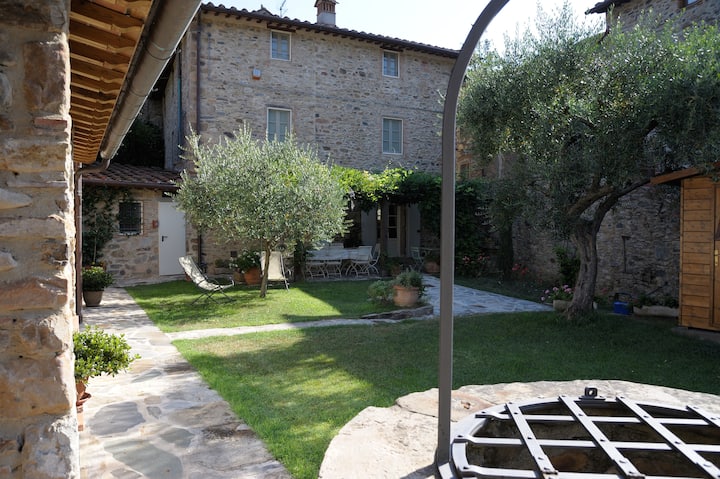 Dimora Delle Camelie Country House Near Lucca - Italy