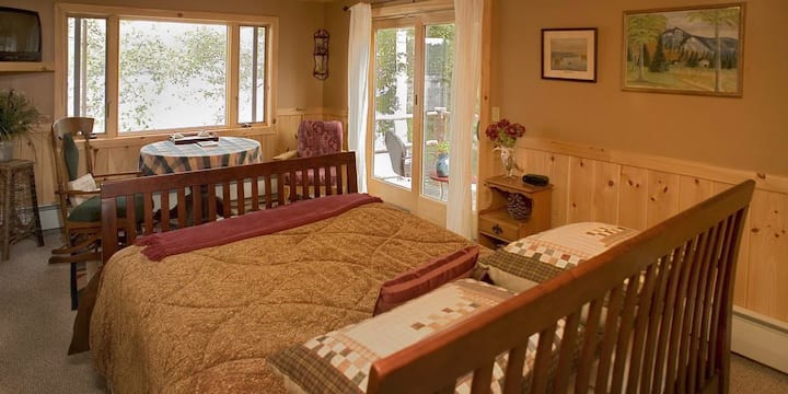 Waterfront Lodge Room W/balcony At Adirondack Inn - Saranac Lake, NY