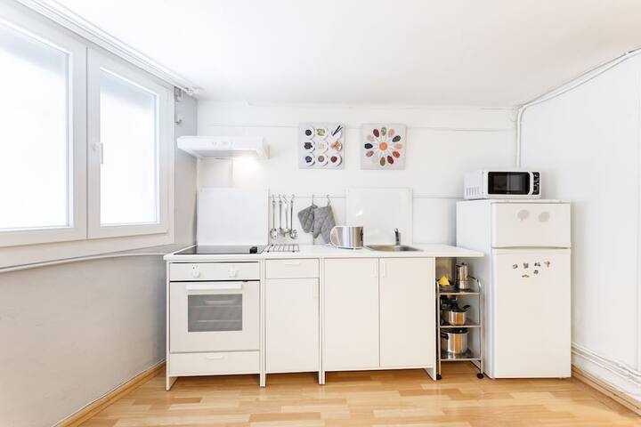 Brown Balcony Double Room - Clermont-Ferrand