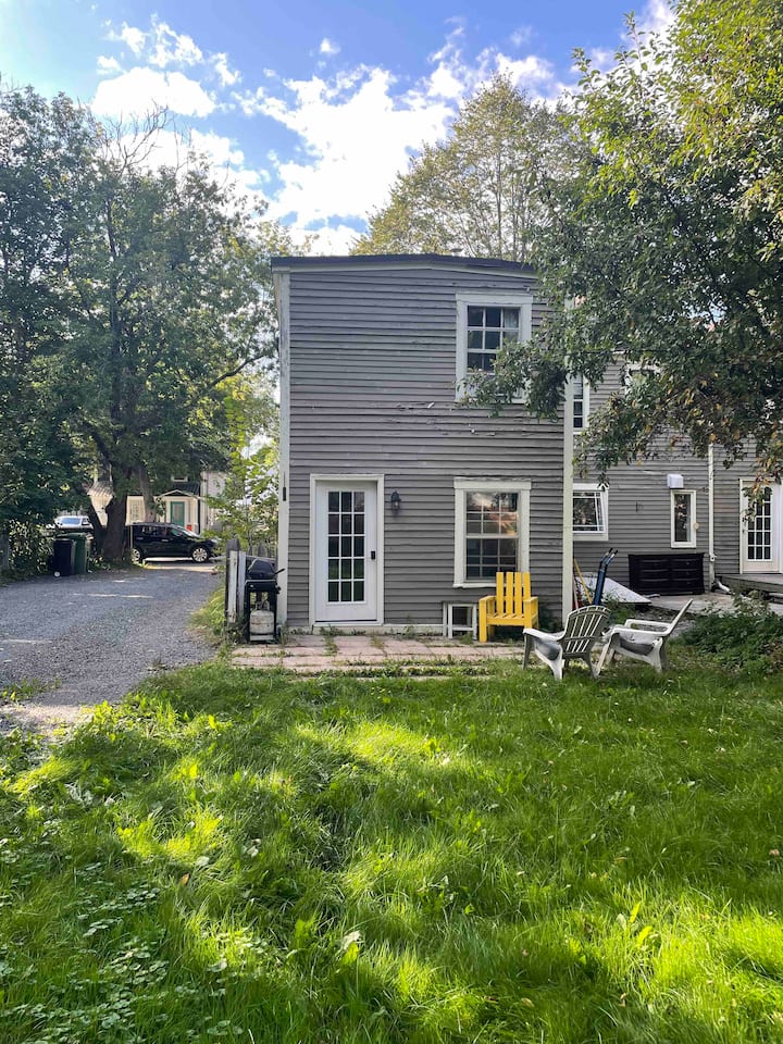 Cozy Downtown One Bedroom Apartment - Fredericton