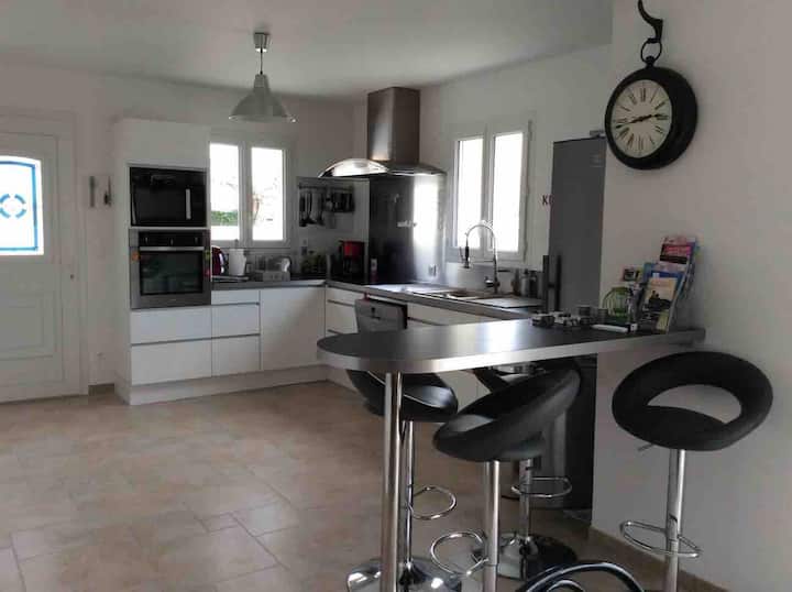 Maison Climatisée à 800m à Pied De L'océan - Royan