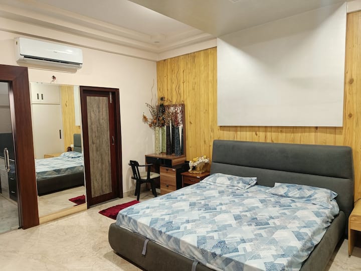 Parn Kuteer (Seema's Place) - Faridabad