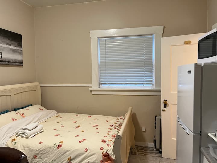 Nelson House - Room G2 - Vancouver