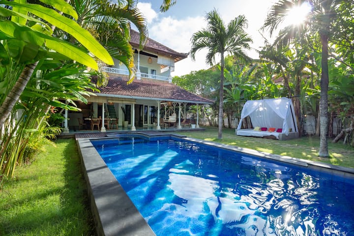 Rustic Tropic-haven Villa | Near Seminyak Beach - Kuta