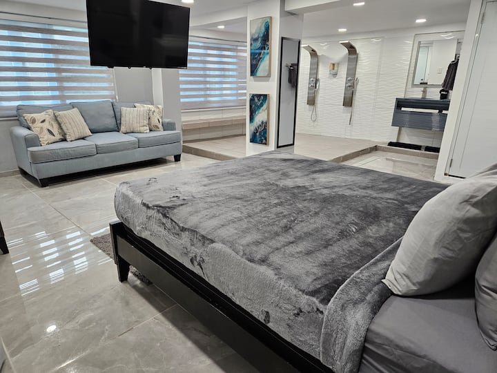 Relax W./ Your Family Enjoy Pool, River, Game Room - Utuado