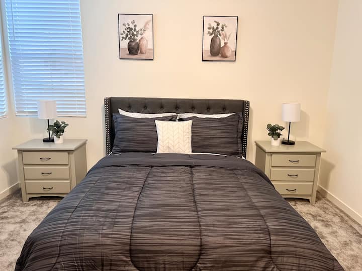 Safe Gated Neighborhood Next To College - Claremont, CA