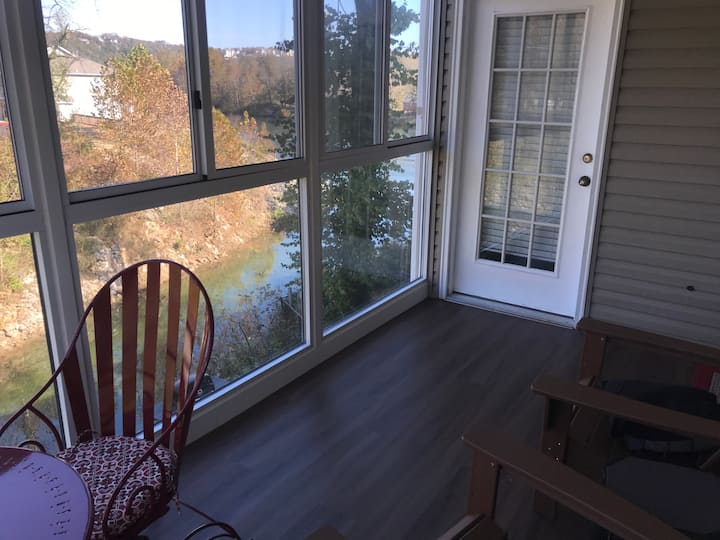 Lakeside Condo On Lake Taneycomo - Branson