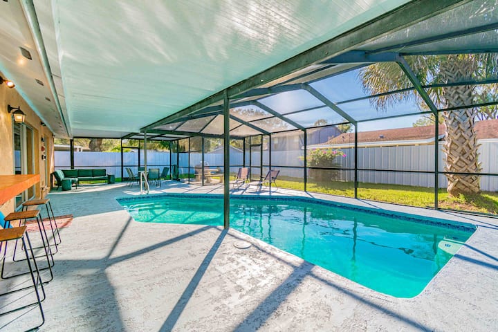 Cozy Oasis With Heated Pool - Centrally Located - Tampa Airport (TPA)