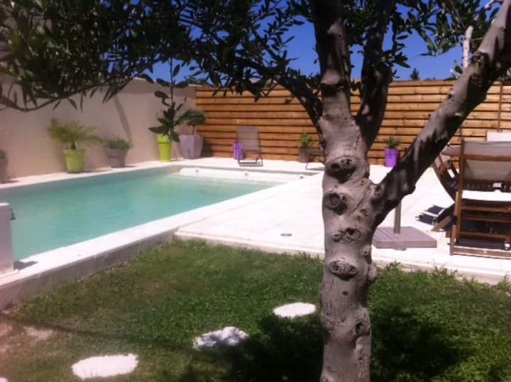 Jolie Maison De Lotissement Avec Piscine - Sorgues