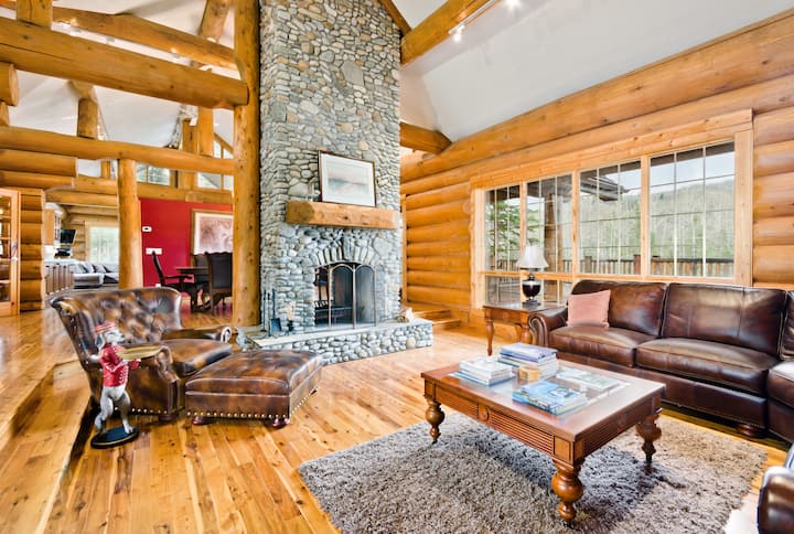 4 Bedroom Log Cabin Near Bragg Creek - Alberta