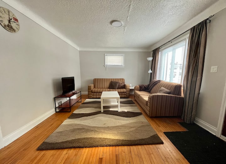 Sarnia, 2 Bedroom Mainfloor Apartment - Sarnia