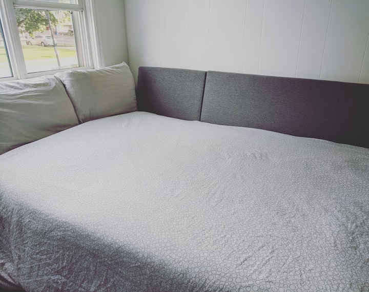 Entire House W/ Games Room- By Beaches & Downtown - Barrie