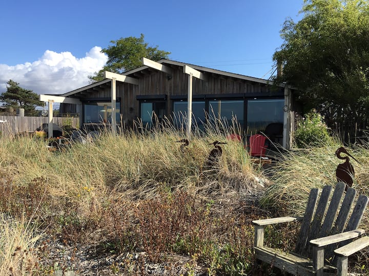 Oceanfront Getaway, Spectacular Views, Wifi -Relax - Silver Reef Casino Resort