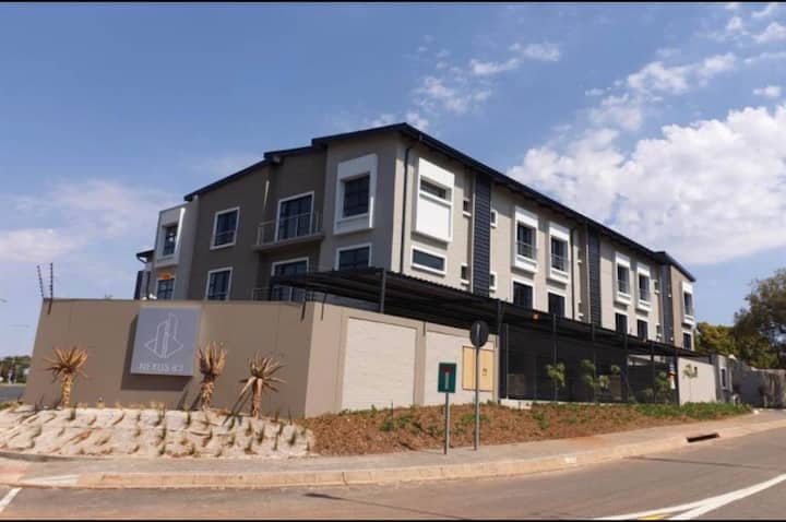 ⭐️Urban -Placid - Self Check-in Suite ✨Near Menlyn Maine⭐️ - Pretoria