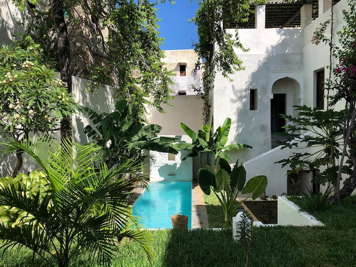 Kinooni House: A stunning historic house restored! - Villas for Rent in ...