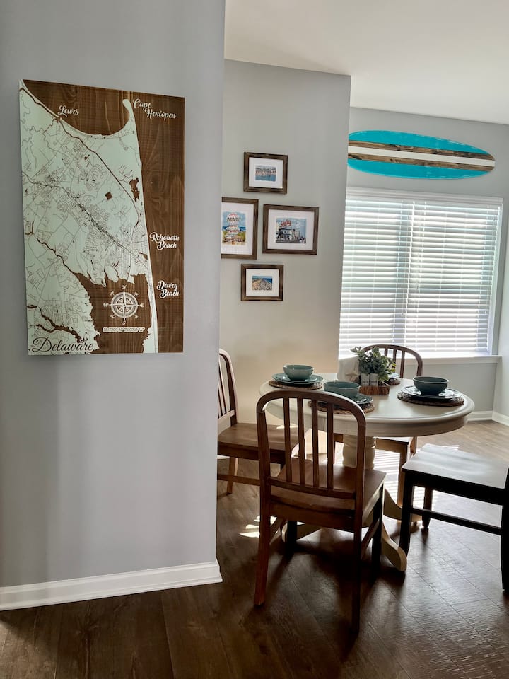 3 Br + Den, Sleeps 10, Bikes, Beach Equip & Linens - Dewey Beach, DE