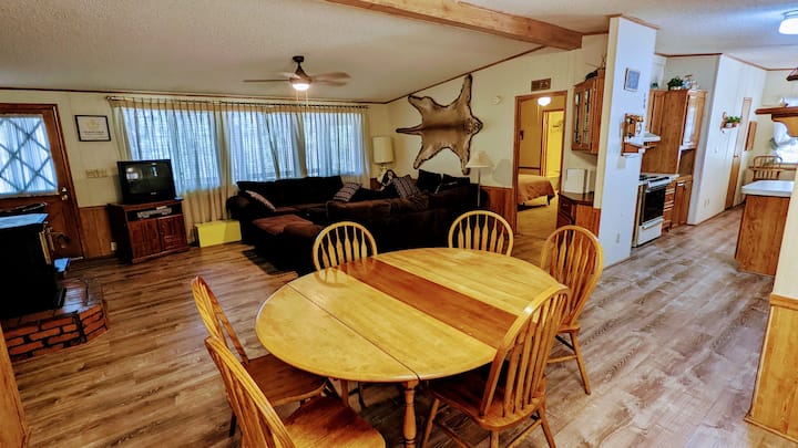 Hancock Hollow Forest Cottage - Alpine, AZ