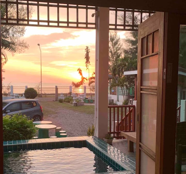 Pranburi Beach Front House - Sam Roi Yot