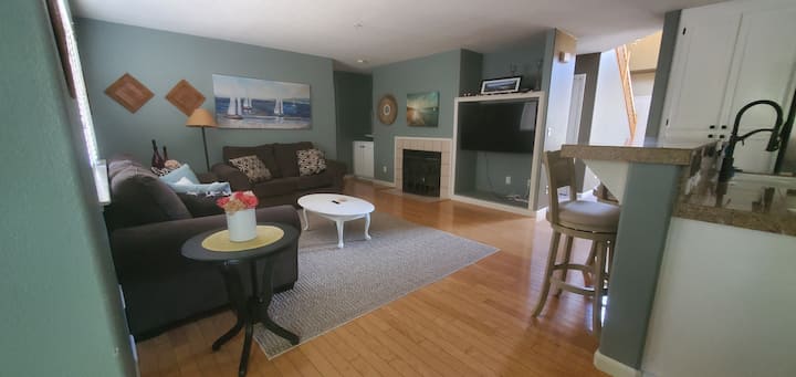 Central Coast Charm/5 Beds/10guests/3baths - Salinas, CA