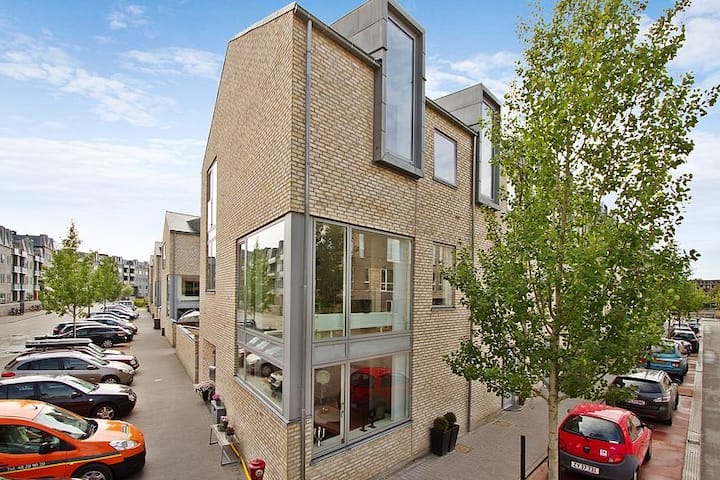 Urban Jungle: A Townhouse Filled With Plants - Copenhagen