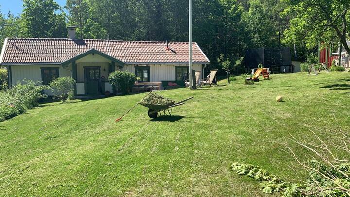 Fint Renoverat 1800-talstorp I Enskilt Läge - Sweden