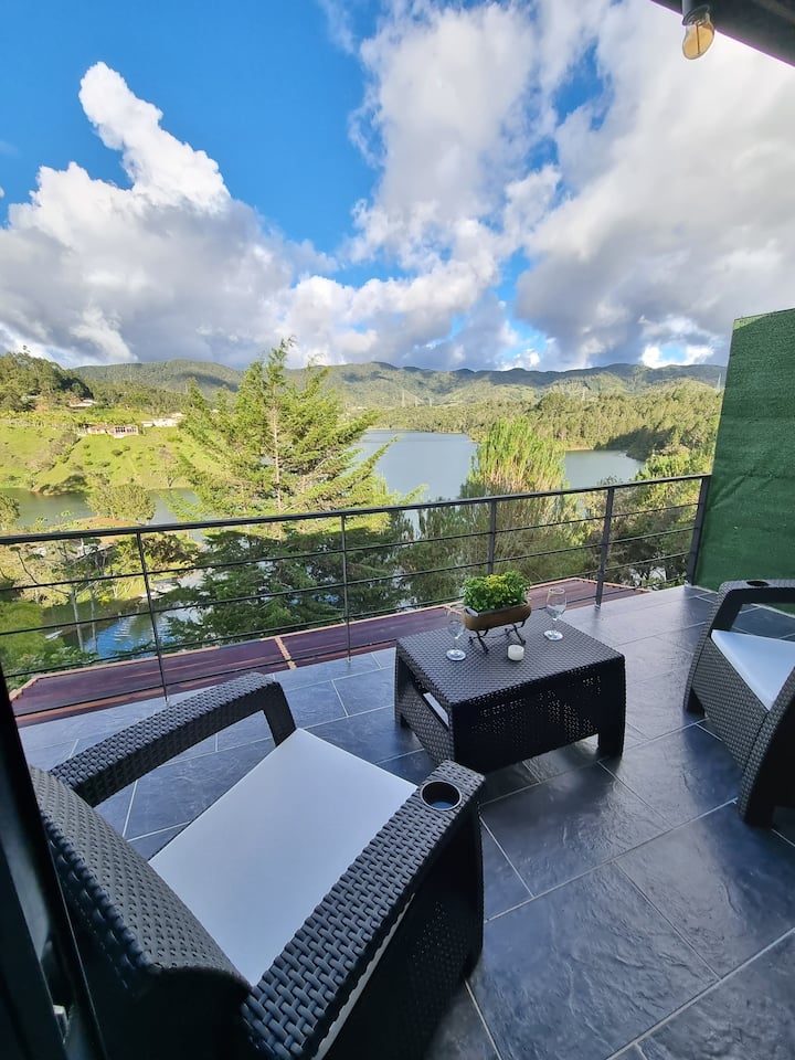 Lake View Guatape From Loft/8 Min Walk To Park - Guatape